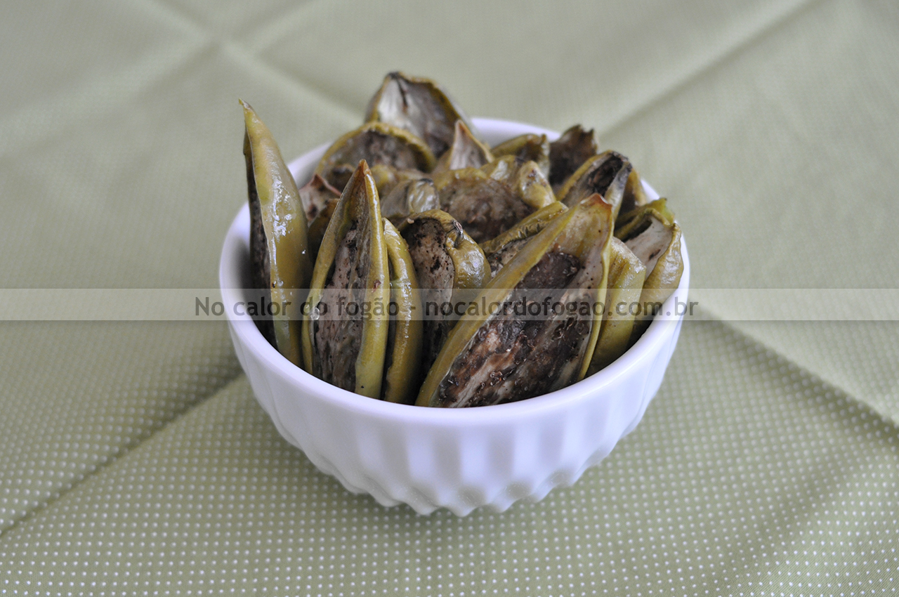 Chips assados de jiló – No Calor do Fogão